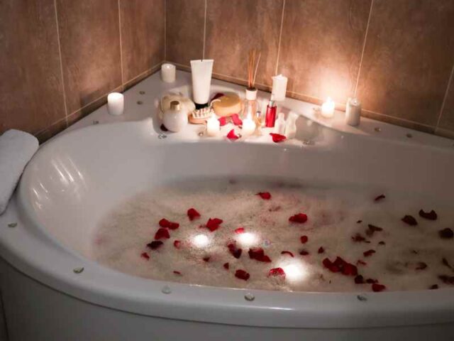 19 COZY BATHTUB DECOR IDEAS FOR A FUN BATH TIME - Anuri's Journey