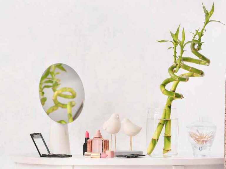26 BEST MAKEUP TABLE DECOR IDEAS YOU WILL LOVE - Anuri's Journey