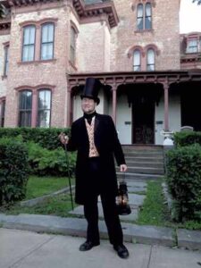 17 CREATIVE TOURIST HALLOWEEN COSTUME IDEAS - Anuri's Journey
