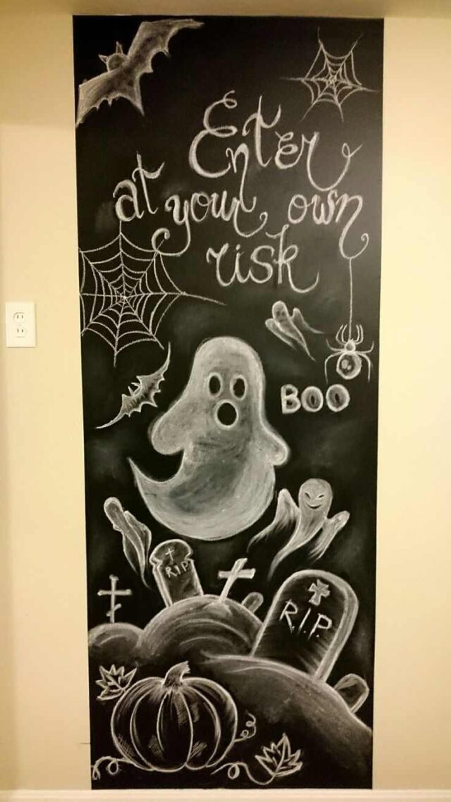 19 EERIE HALLOWEEN CHALKBOARD IDEAS - Anuri's Journey