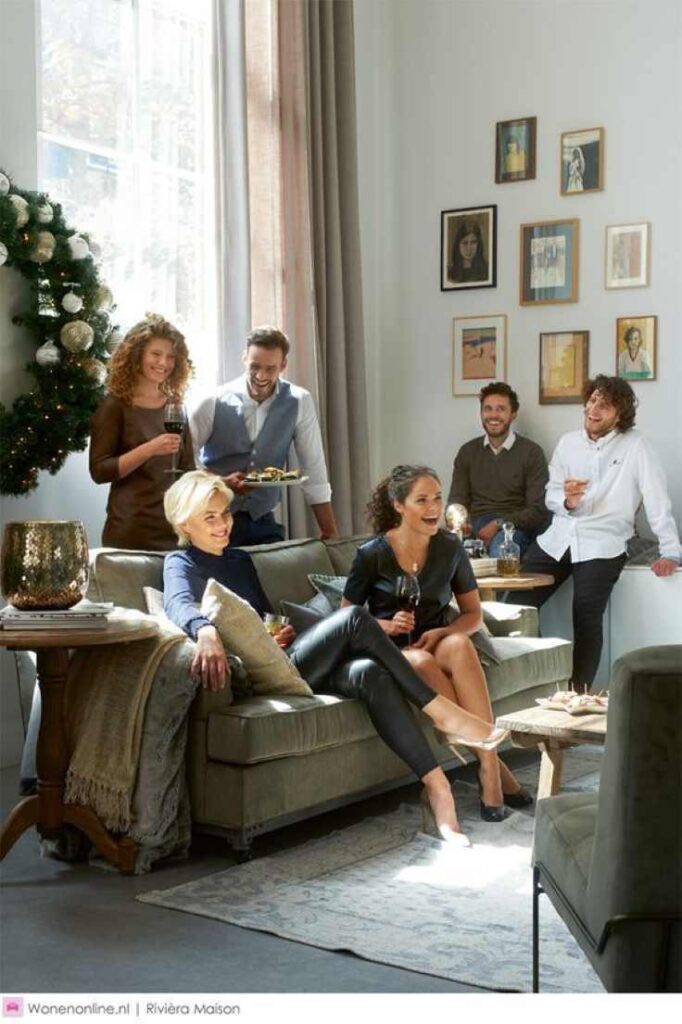 25 WAYS TO THROW THE BEST CHRISTMAS PARTY EVER - Anuri's Journey
