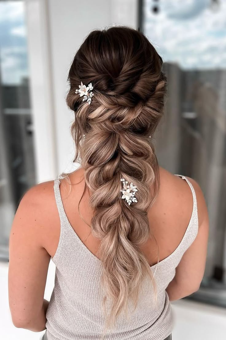 27 Wedding Day Hairstyles That Are Picture Perfect - Anuri's Journey