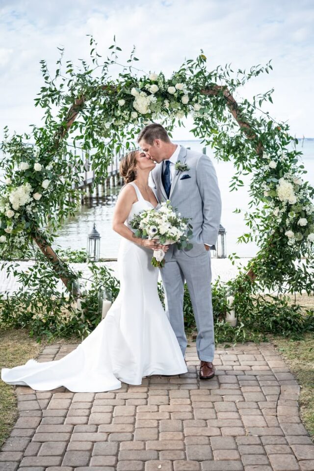 27 Beautiful Wedding Arch Ideas for Your Ceremony - Anuri's Journey