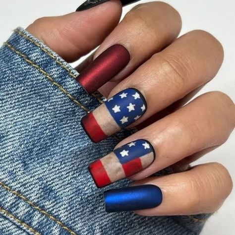 35 BEST PATRIOTIC NAIL DESIGNS FOR THE PERFECT 4TH OF JULY LOOK - Anuri ...