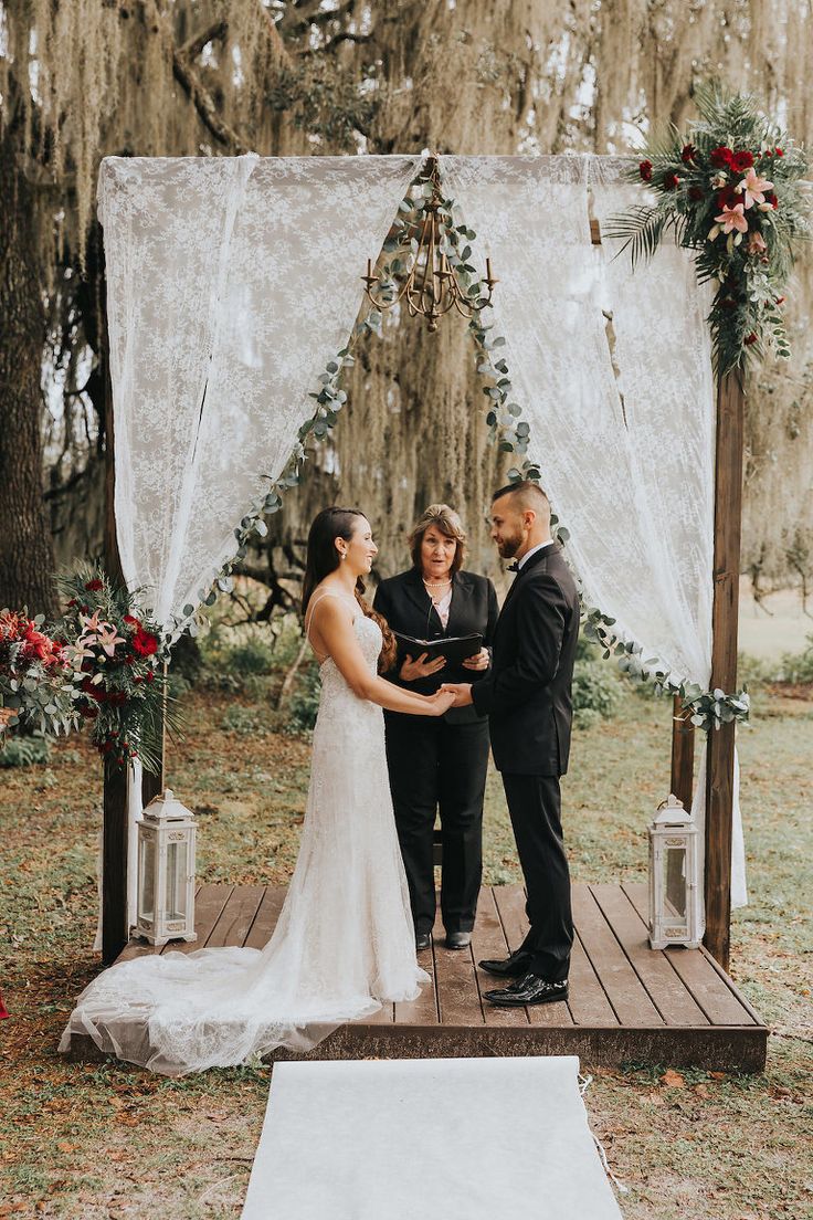 27 Beautiful Wedding Arch Ideas for Your Ceremony - Anuri's Journey